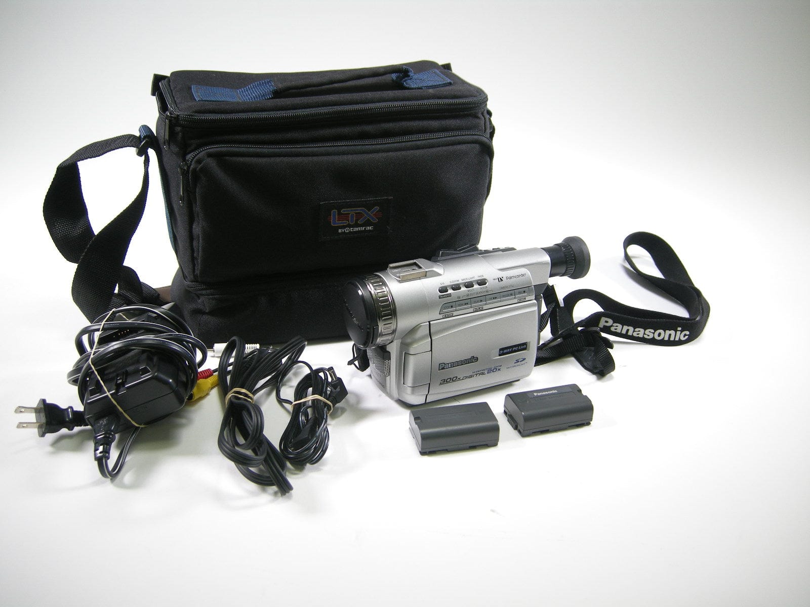 Panasonic PV-DV201D MiniDV-SD Card Camcorder – Camera Exchange