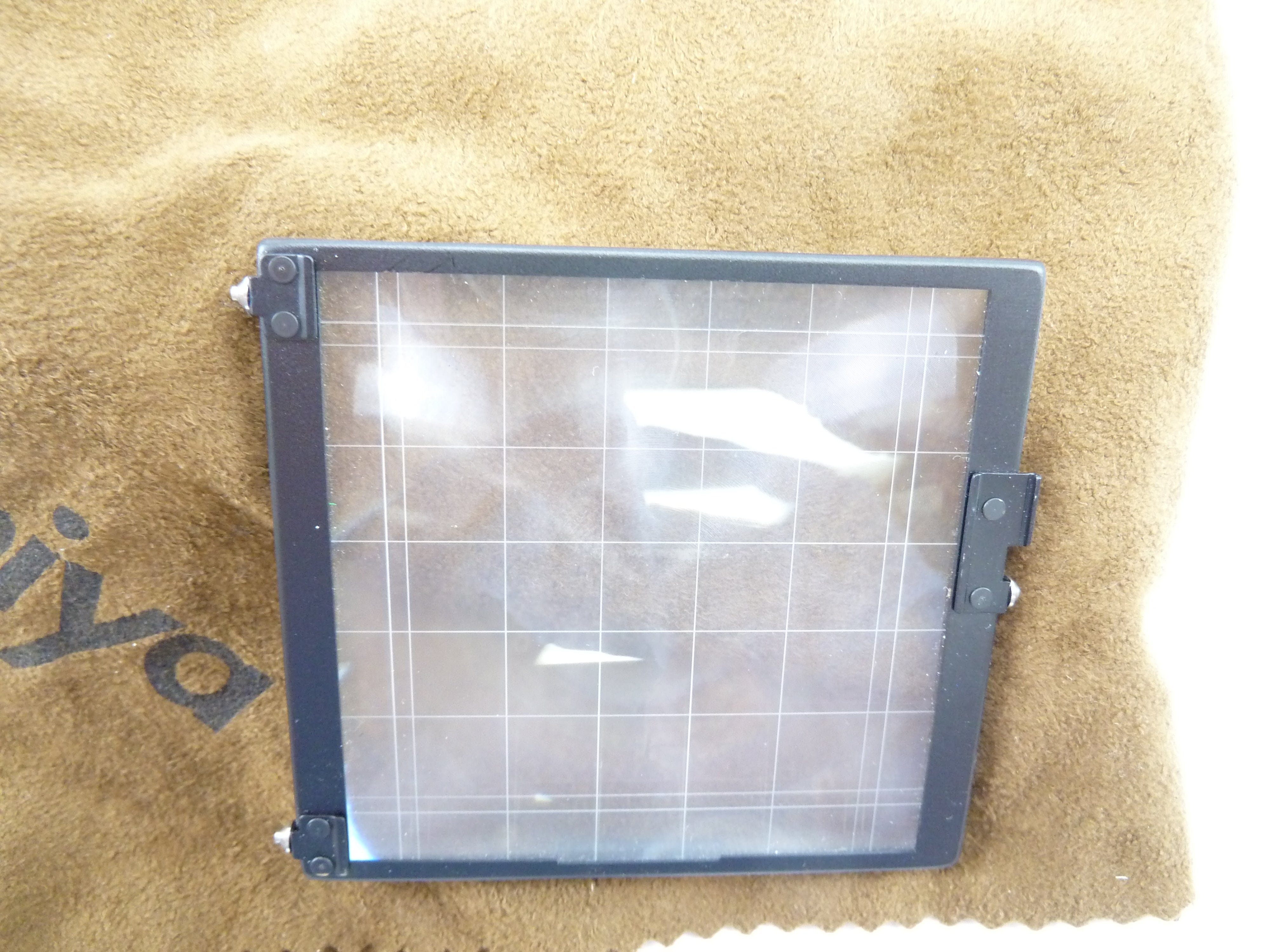 Beattie Brightscreen with Grid Pattern for Mamiya RZ67 – Camera Exchange