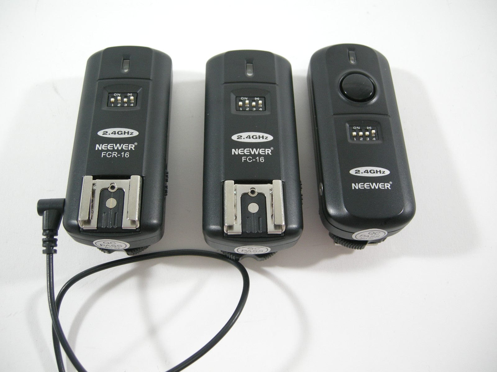 Neewer FC-16 -FCR-16 Receiver and Tigger Set – Camera Exchange