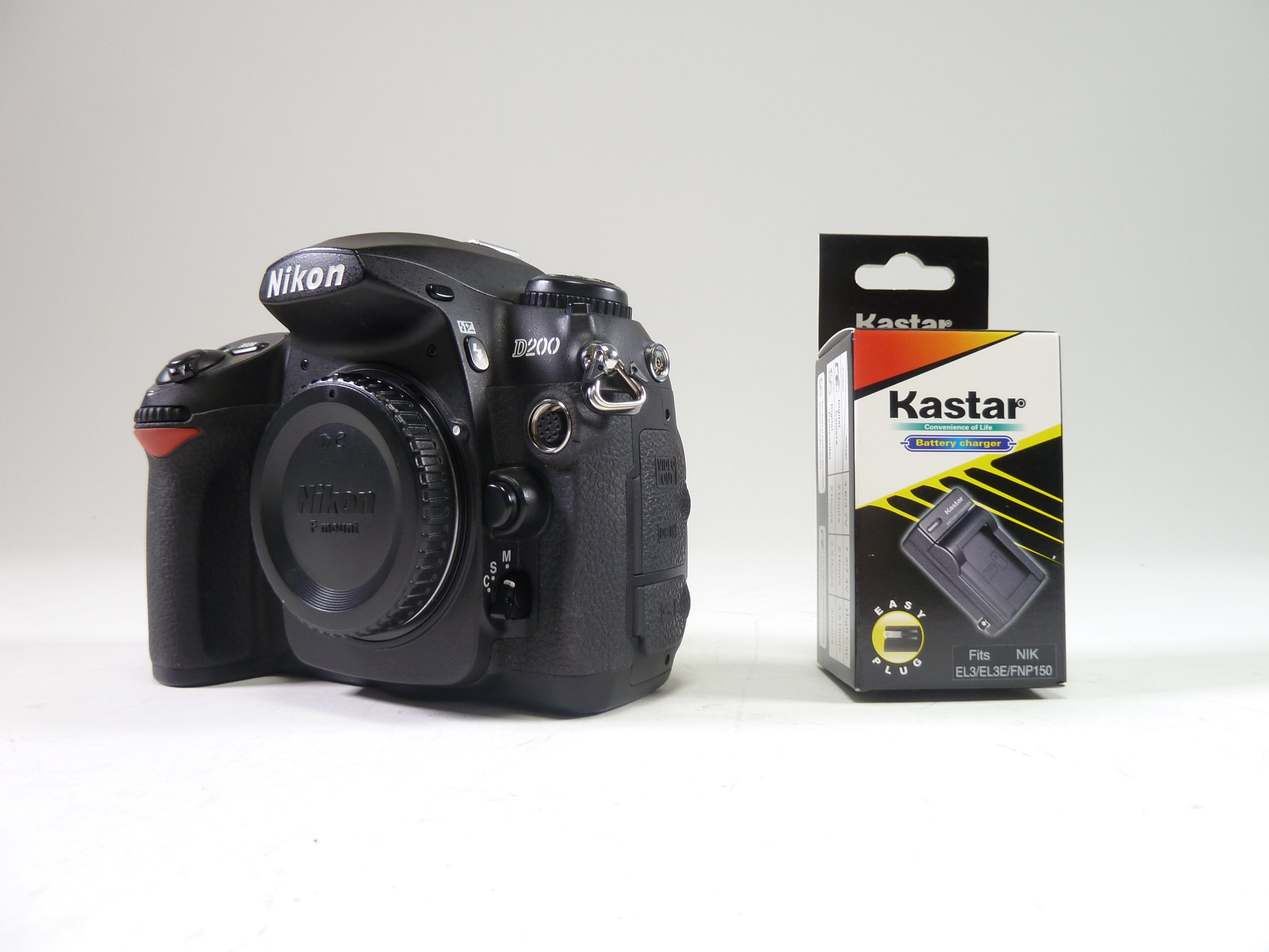 Nikon D200 Body Shutter Count 6274 – Camera Exchange
