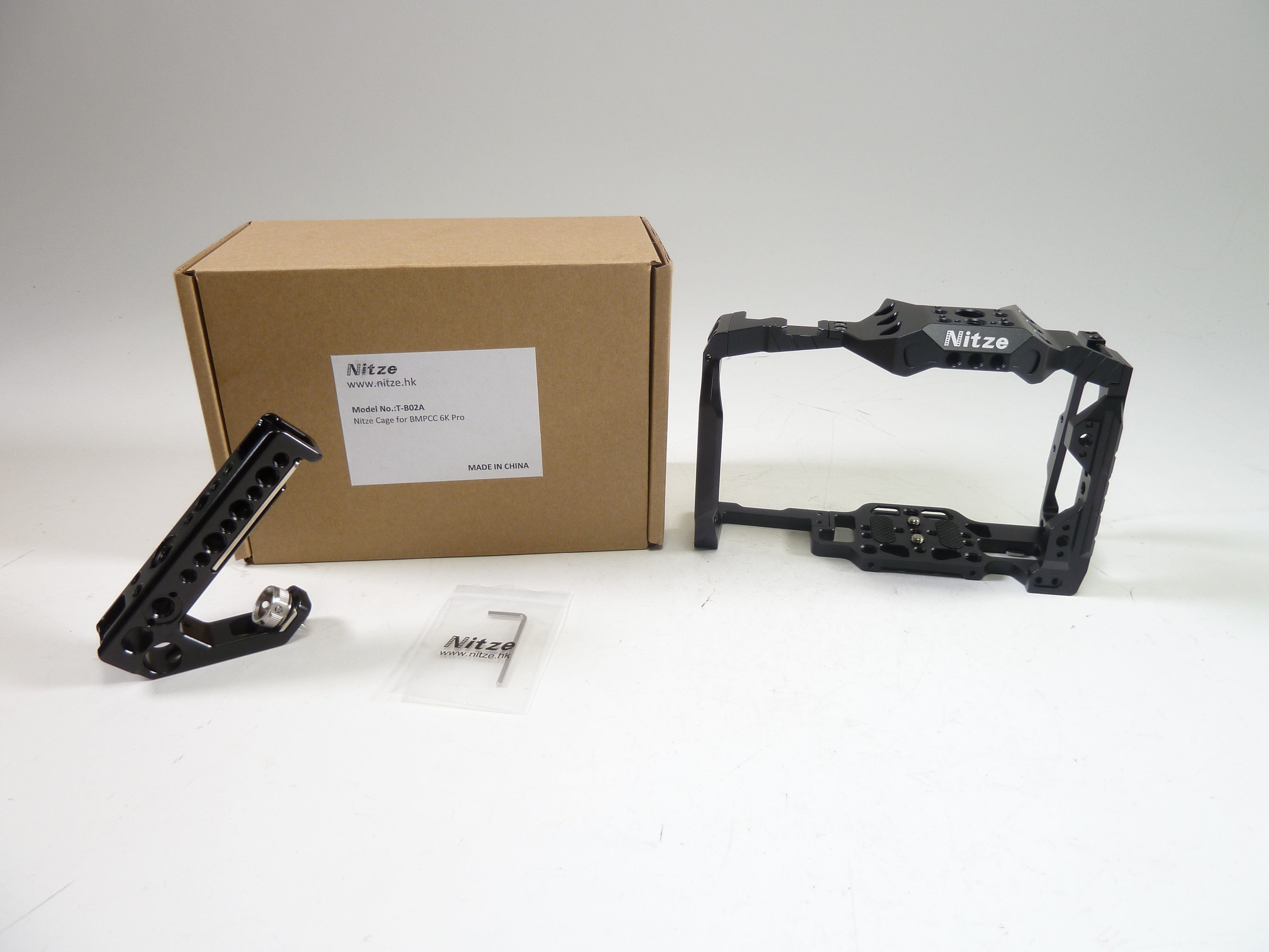 Nitze Cage for BlackMagic Pocket Cinema 6k Pro Camera w/ SmallRig Hand ...