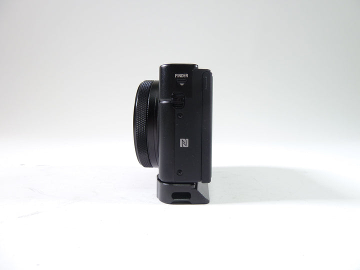 Sony RX100 VII w/ Small Rig Grip – Camera Exchange