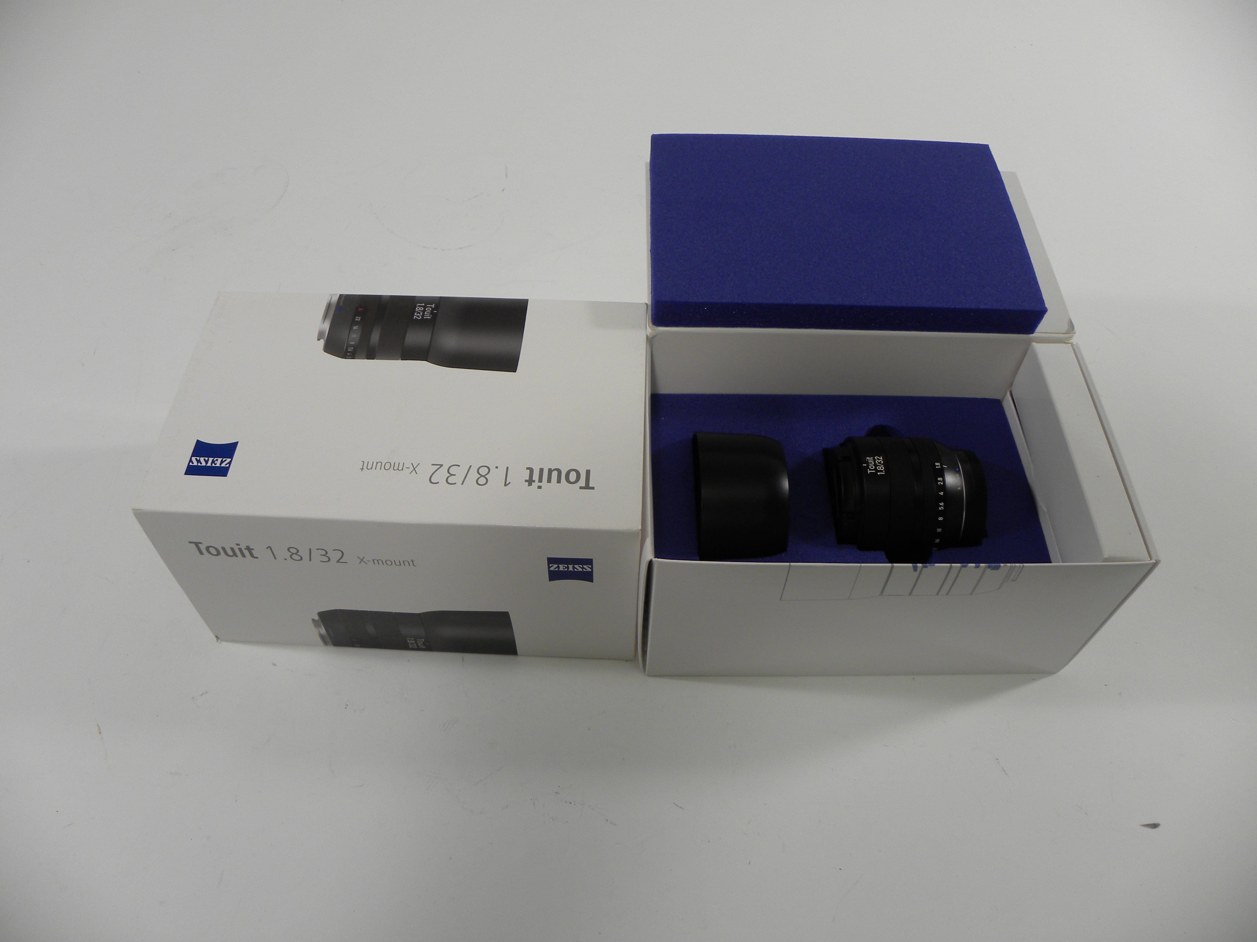 Zeiss X-Mount 32mm f1.8 T* Planar – Camera Exchange