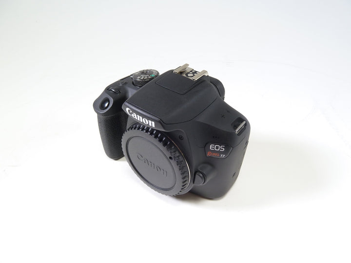 Canon Rebel T7 Shutter Count 2415 - Parts Only – Camera Exchange