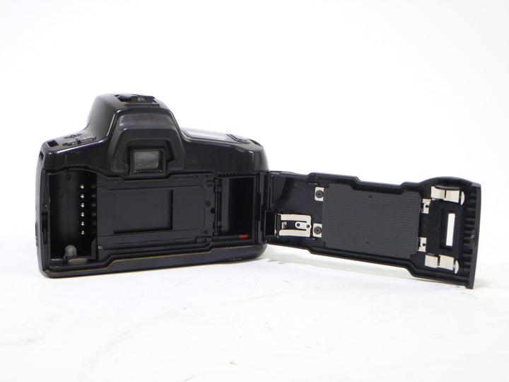 Minolta Maxxum 300si w/ Maxxum 35-70mm f/4 AF Zoom Lens – Camera Exchange