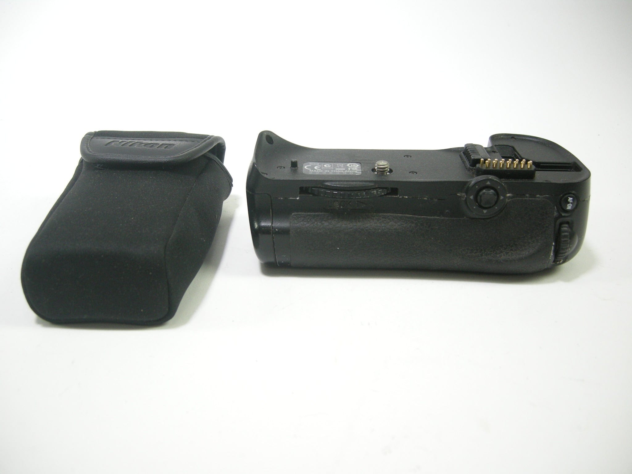 Nikon MB-D10 Battery Grip – Camera Exchange
