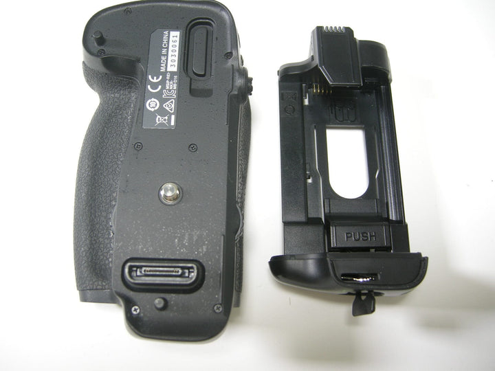 Nikon MB-D16 Multi Power Battery Grip for D750 – Camera Exchange