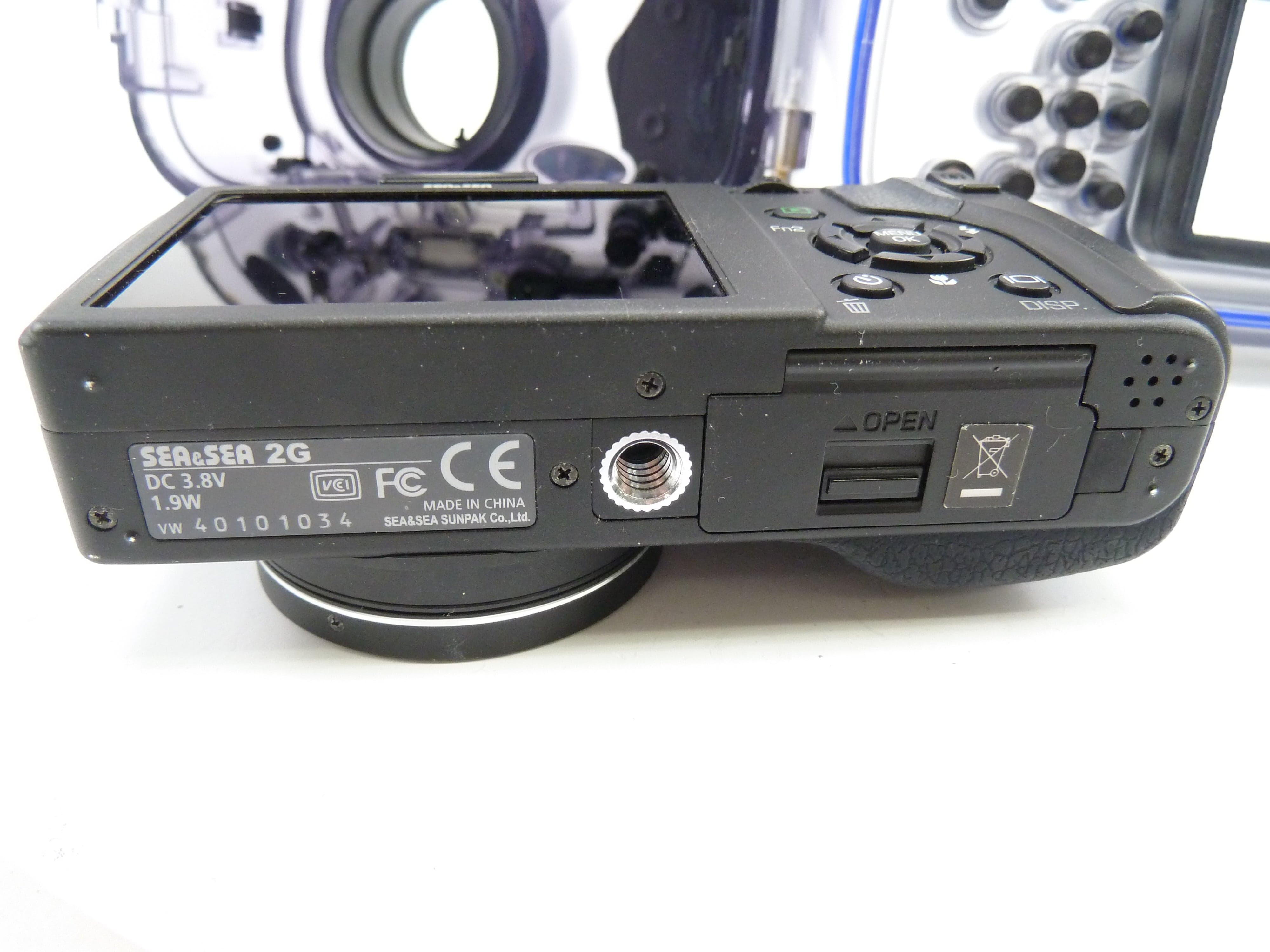 Sea and Sea DX-2G Camera and underwater housing – Camera Exchange