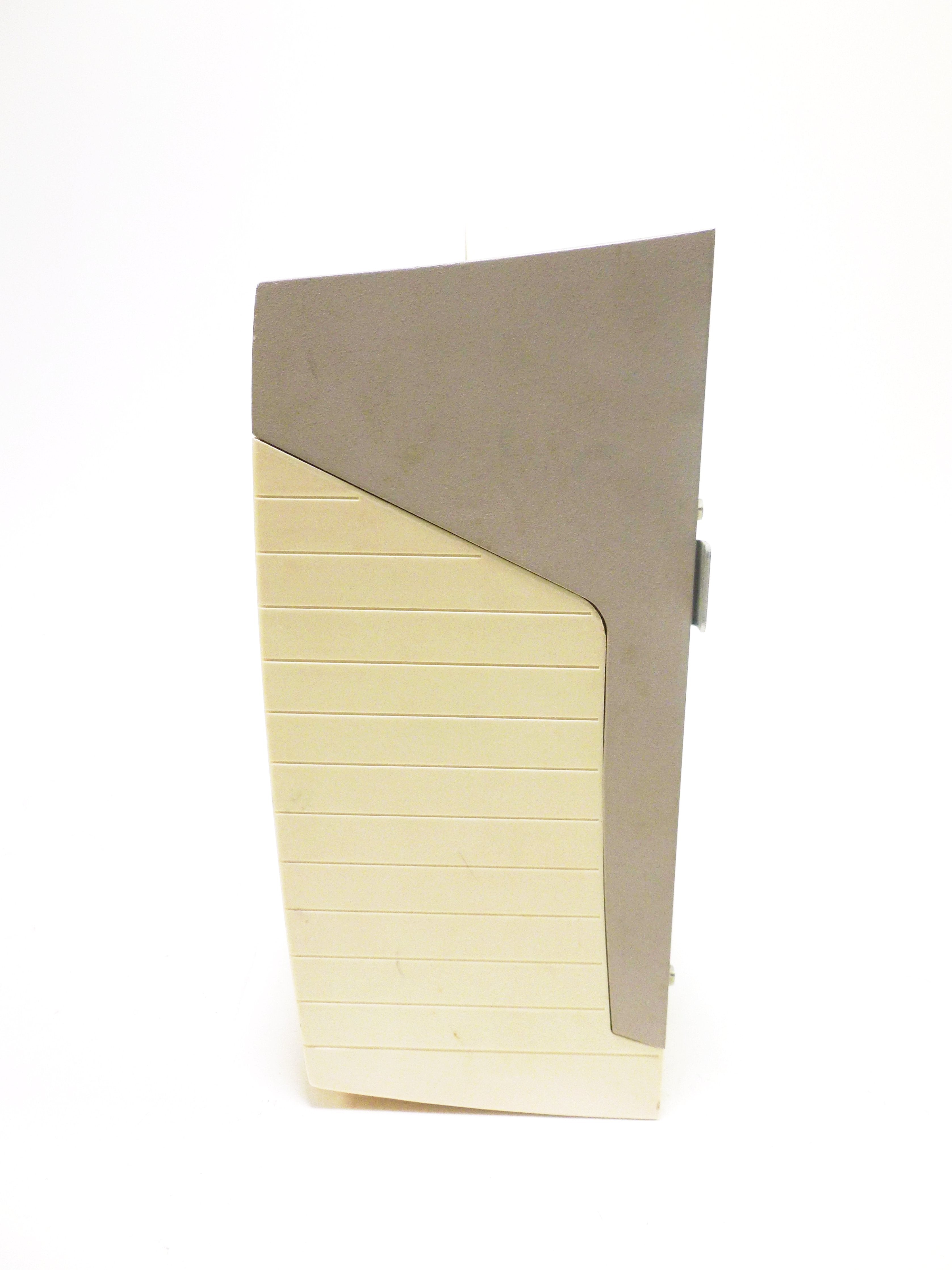 Vintage Montgomery Ward 2x2 Slide Projector Model 100 – Camera Exchange